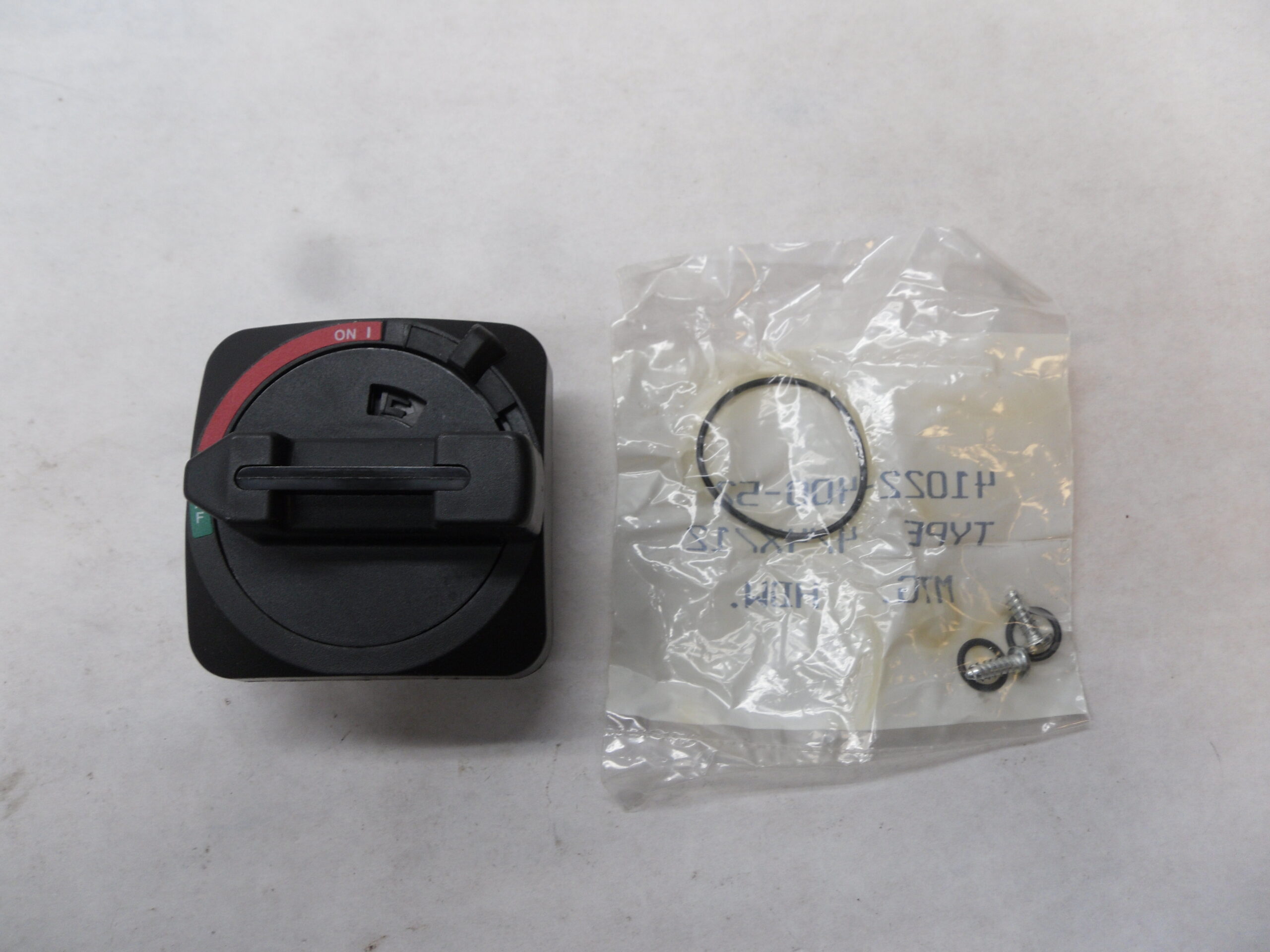 NEW ALLEN BRADLEY 194R-HS4 /A OPERATING HANDLE - PLC Toolbox Supply