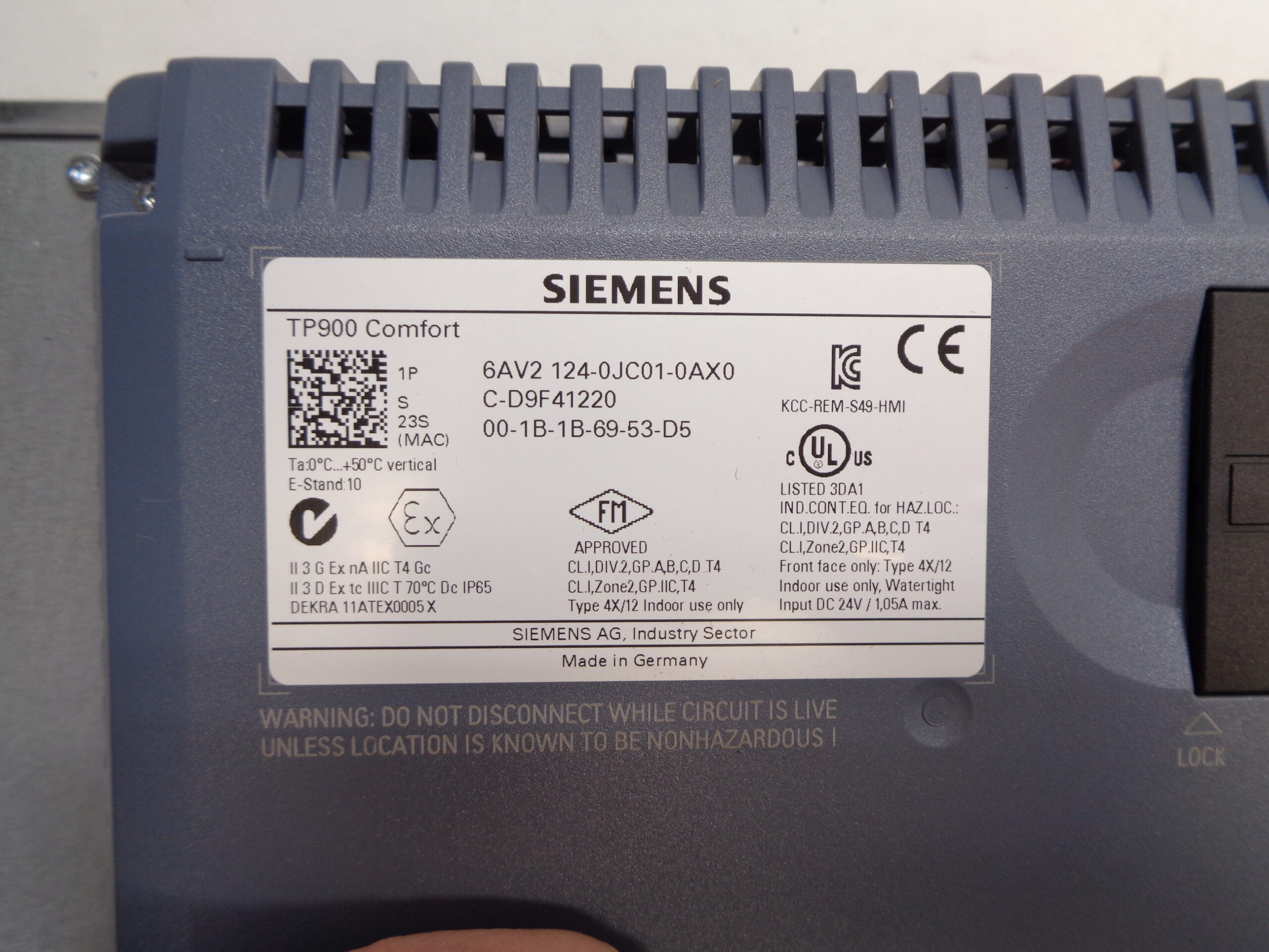 SIEMENS 6AV2 124-0JC01-0AX0 TP900 9″ TOUCH PANEL HMI W/ A5E02095382 *READ* - PLC Toolbox Supply