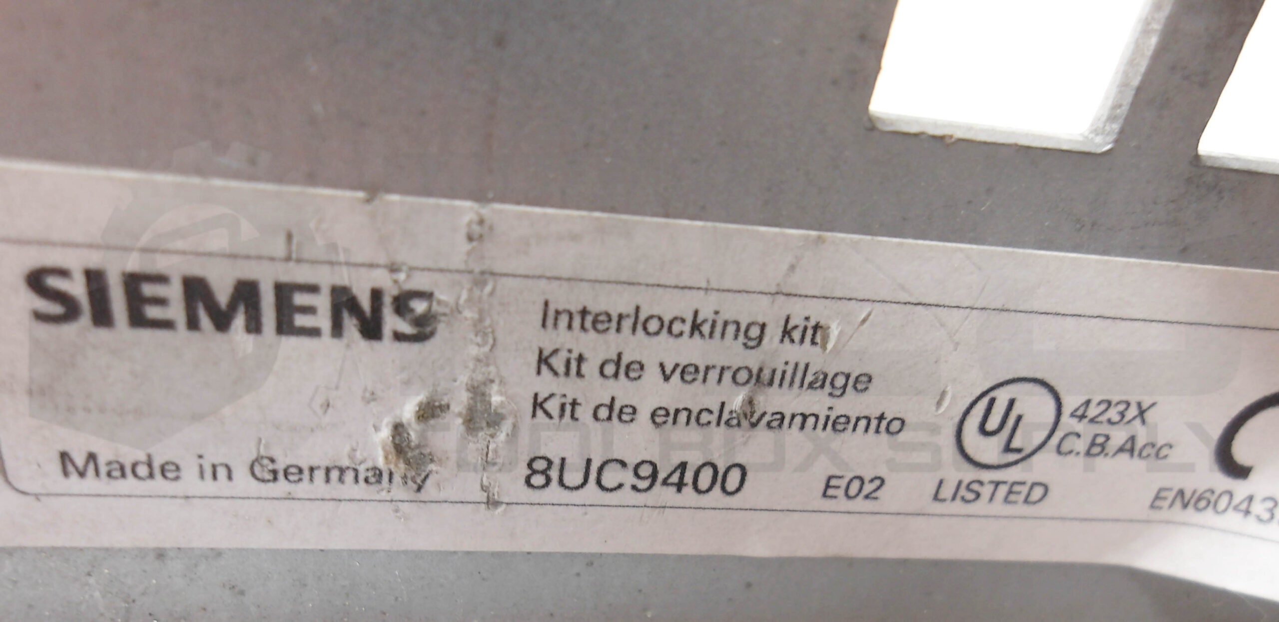 SIEMENS 8UC9400 INTERLOCKING KIT 12 INCH SHAFT - PLC Toolbox Supply
