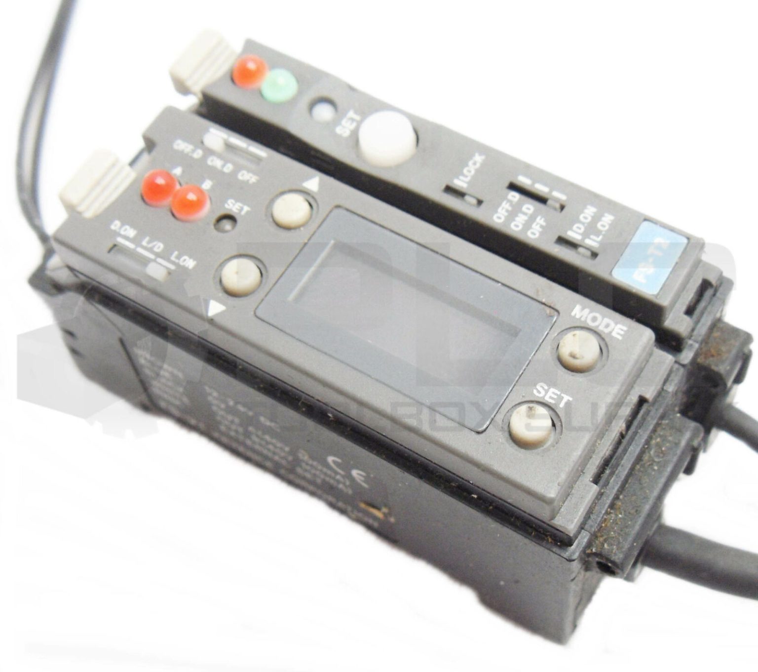 KEYENCE FS-V1 FIBER OPTIC SENSOR W/ KEYENCE FS-T2 FIBER-OPTIC SENSOR ...